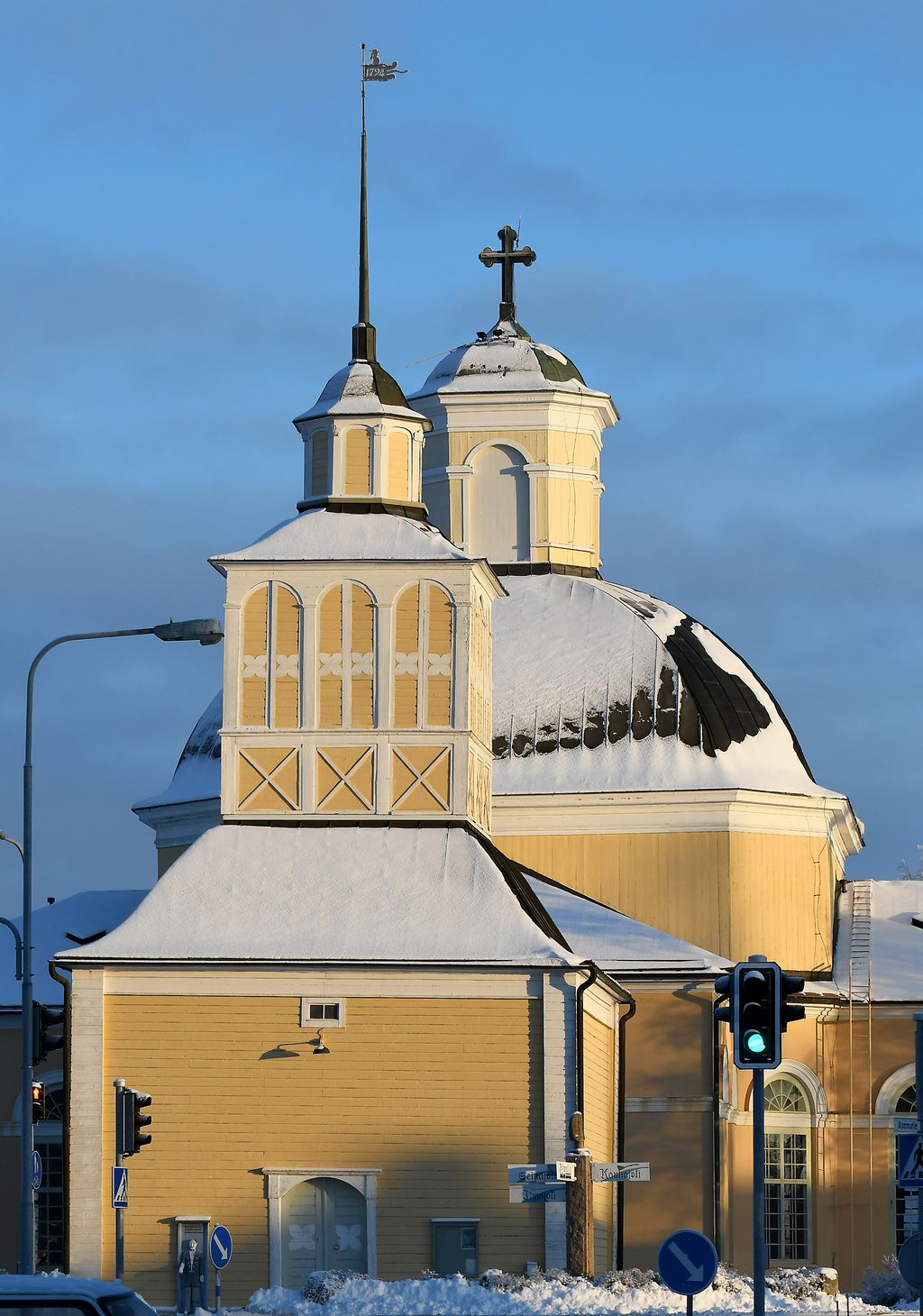 Kurikan kirkko avautui samaa sukupuolta olevien vihkimiselle tuomiokapitulin päätöksellä ...