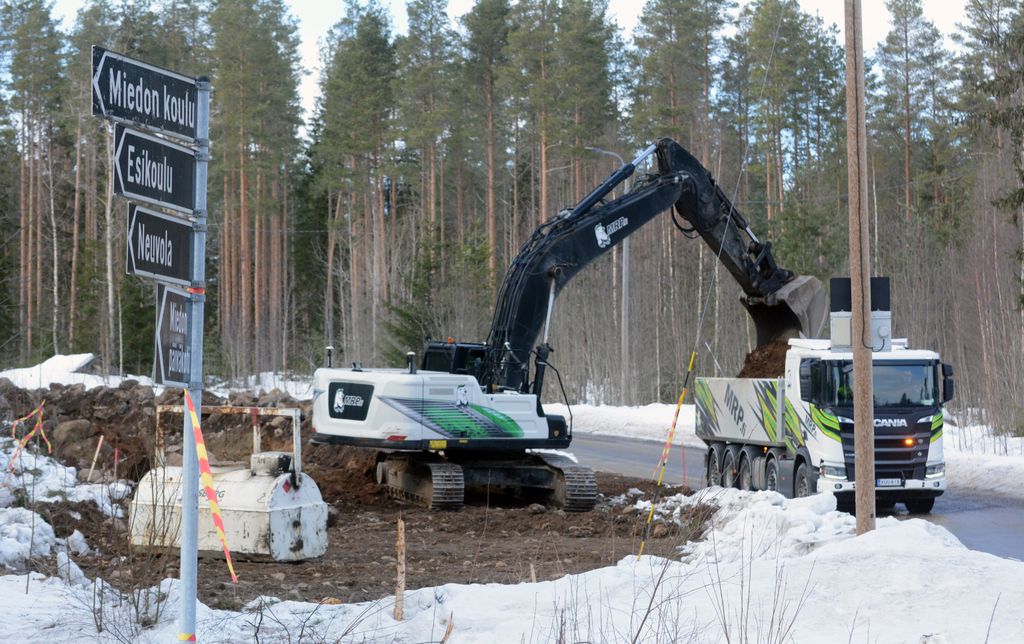 Mietaantien ja Hakunin pyöräteiden työt käynnissä - Kurikka - lehti